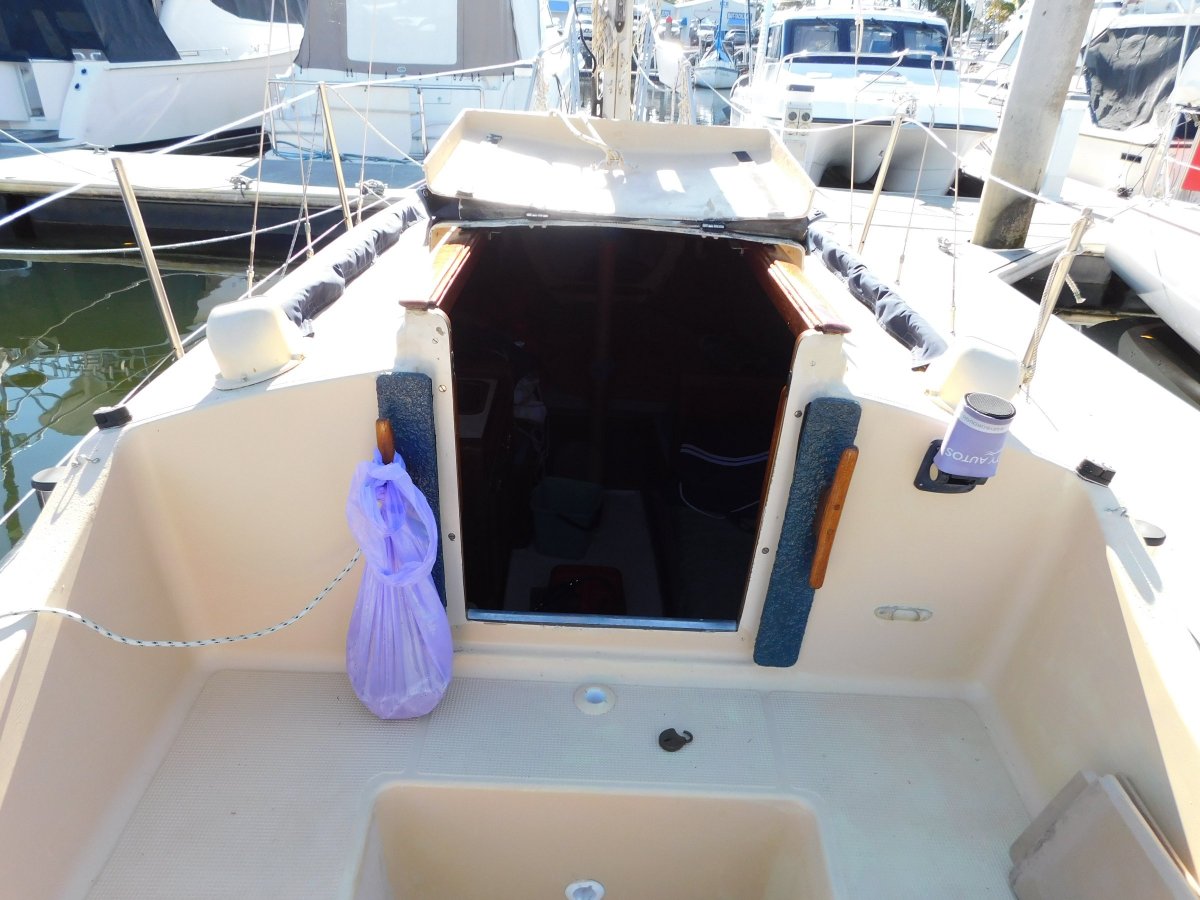Roberts Spray 22...... Fibreglass Sailing Sloop Trailerable: Sailing ...