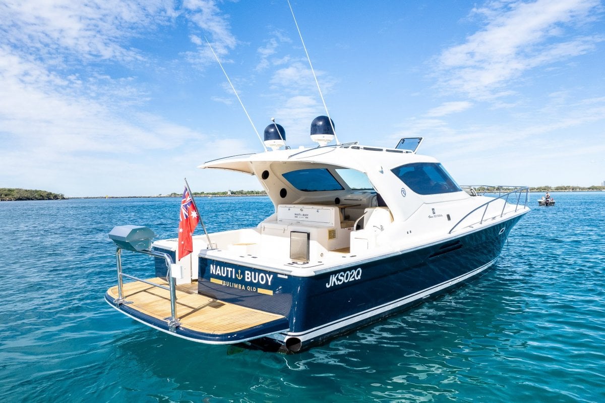 Riviera 4000 Offshore With 2022 Cummins Repower!: Power Boats | Boats ...