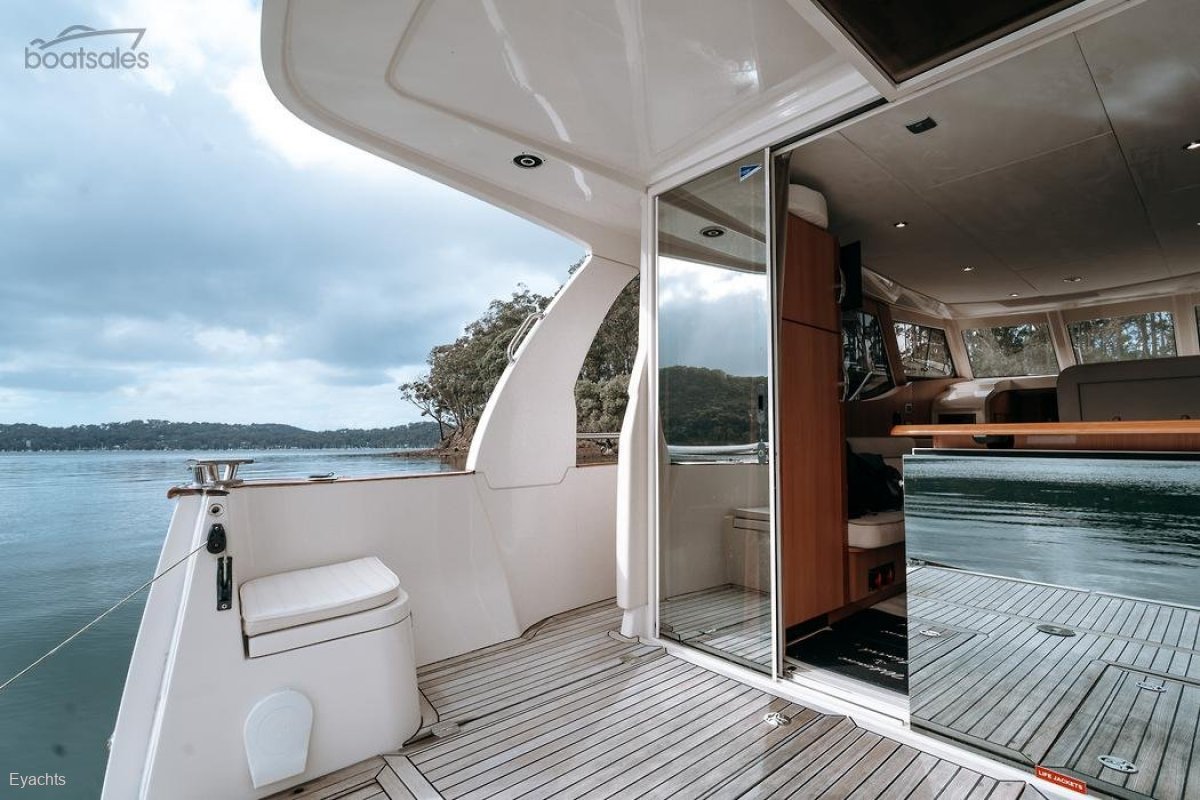 Greenline 33 Hybrid: Power Boats | Boats Online for Sale | Fibreglass ...