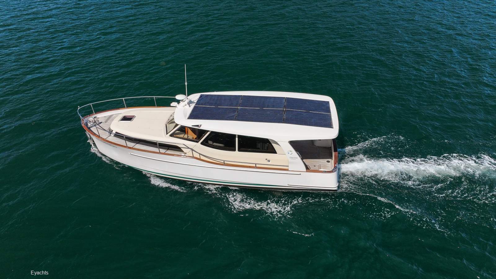 Greenline 33 Hybrid: Power Boats | Boats Online for Sale | Fibreglass ...