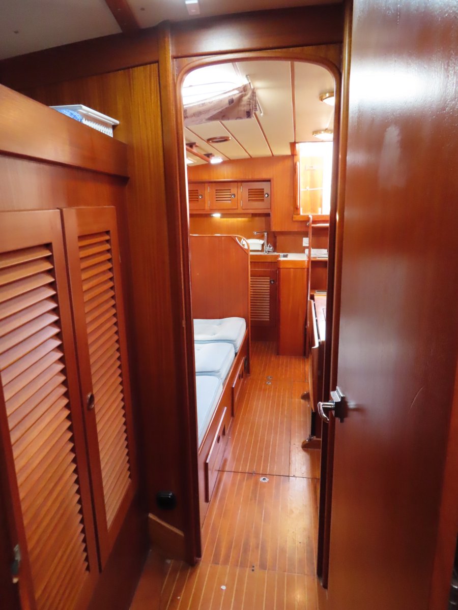 Used Hallberg-rassy 42e Exceptional Bluewater Cruiser, Highly Equipped ...