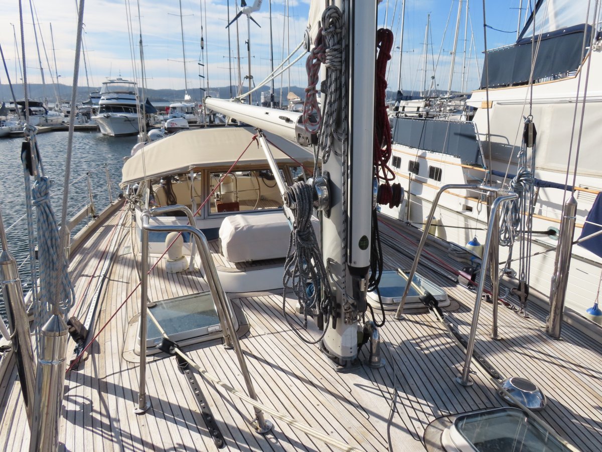 Used Hallberg-rassy 42e Exceptional Bluewater Cruiser, Highly Equipped ...