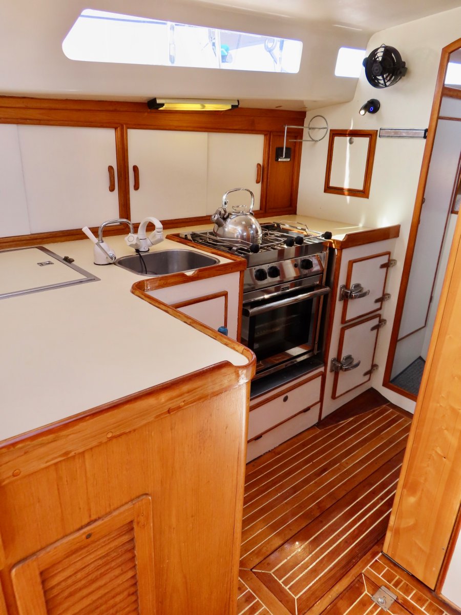 Zeston 36 EXTENSIVE UPGRADES, EXCELLENT CONDITION! For Sale | Derwent ...