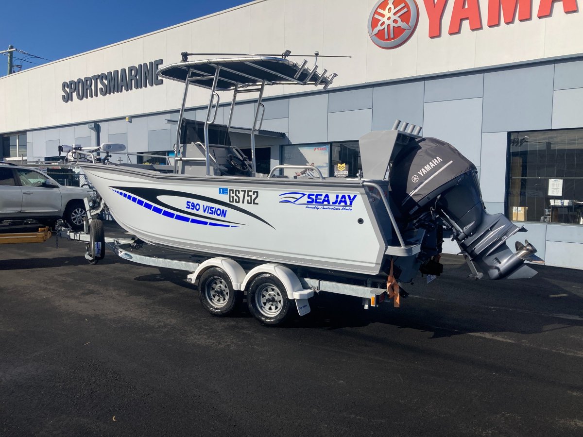 Sea Jay 5.90 Vision Centre Console - Folding T-top: Power Boats | Boats ...