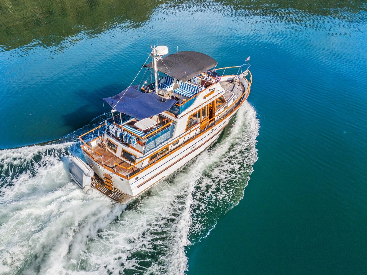 Navigator Neptune 42 Sun Deck For Sale | d’Albora Yacht Brokers