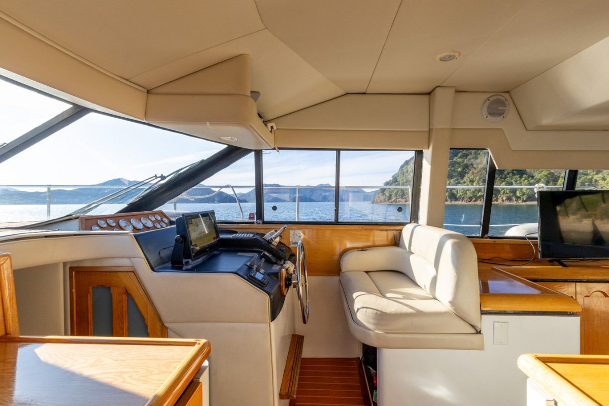 Used Bayliner 4388 for Sale | Boats For Sale | Yachthub