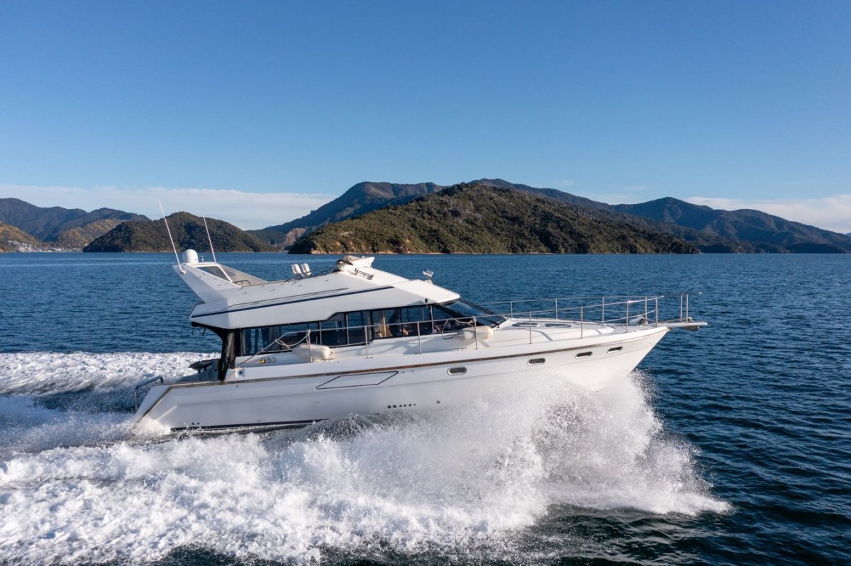 Used Bayliner 4388 for Sale | Boats For Sale | Yachthub