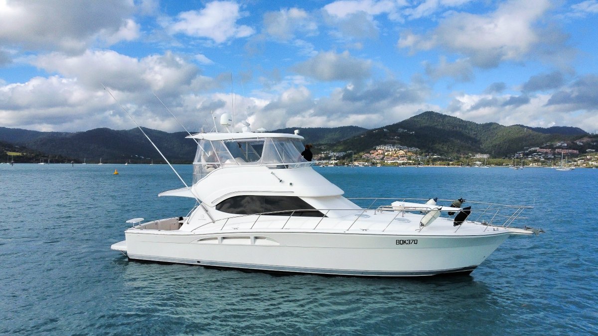 Riviera 47 Flybridge Convertible For Sale | World Wide Boat Brokers
