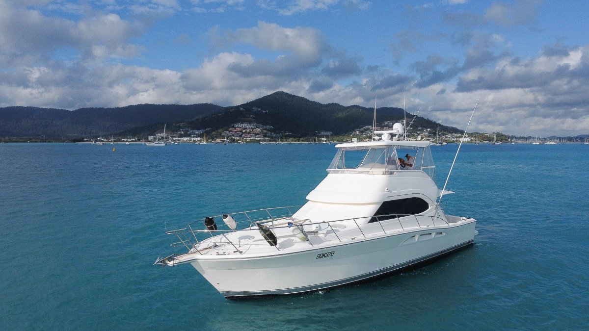 Riviera 47 Flybridge Convertible For Sale | World Wide Boat Brokers