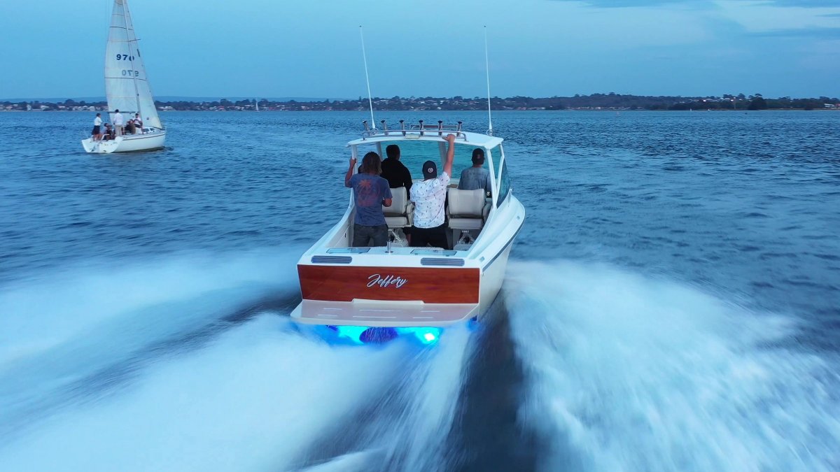 Used Caribbean Reef Runner 21 With 2020 Mercruiser 370 & Hamilton Jet ...