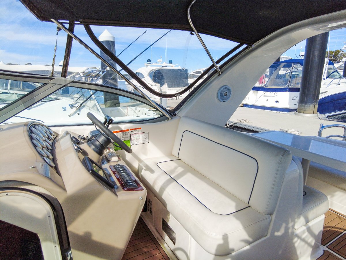 Used Riviera M290 Sports Cruiser 2003 for Sale | Boats For Sale | Yachthub