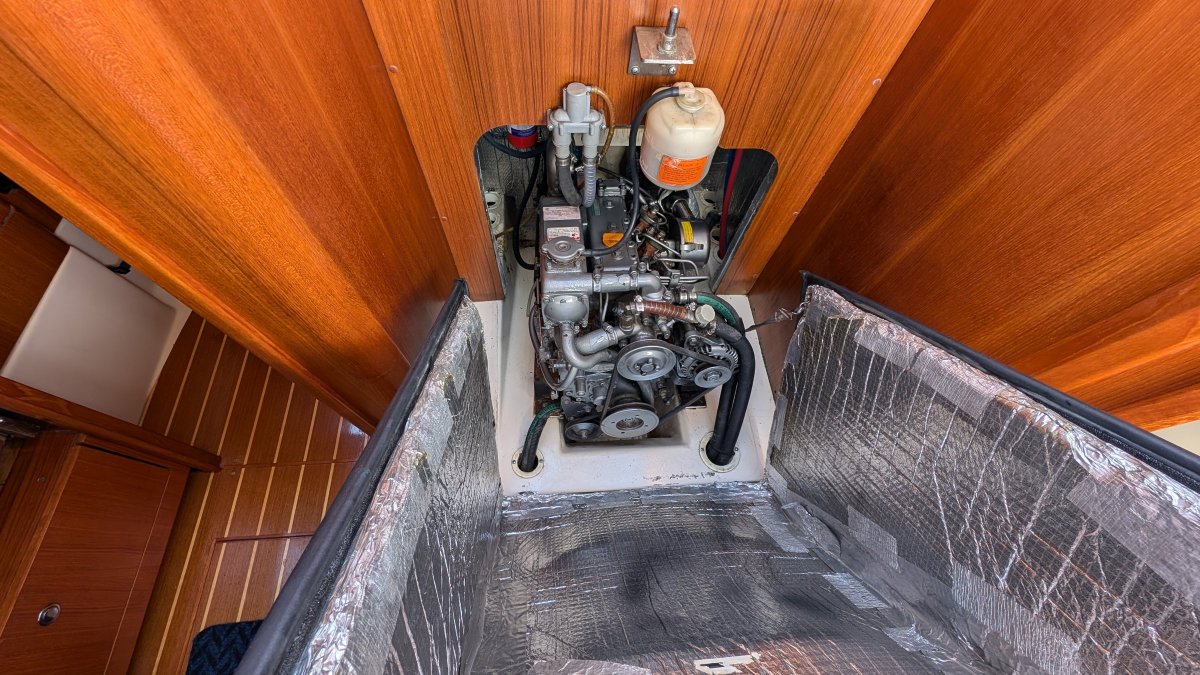 Hunter 356 For Sale | Spectrum Marine