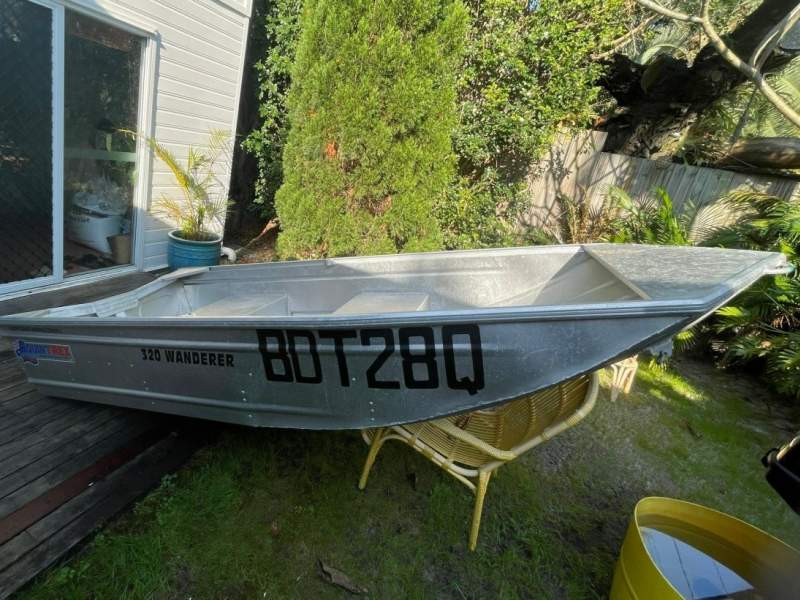 Quintrex 320 Wanderer With Parson 5hp And External 11l Fuel Tank ...