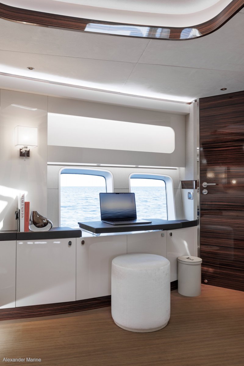 Used Zeelander 7 Sedan for Sale | Boats For Sale | Yachthub