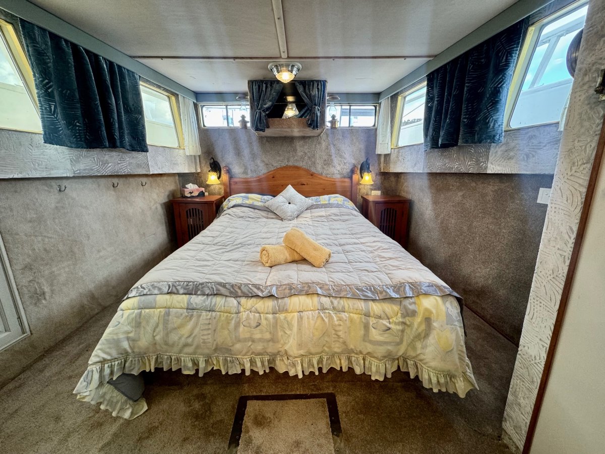 Used Holmes 51 Motor Cruiser Superbly Built Historical Motor Cruiser ...