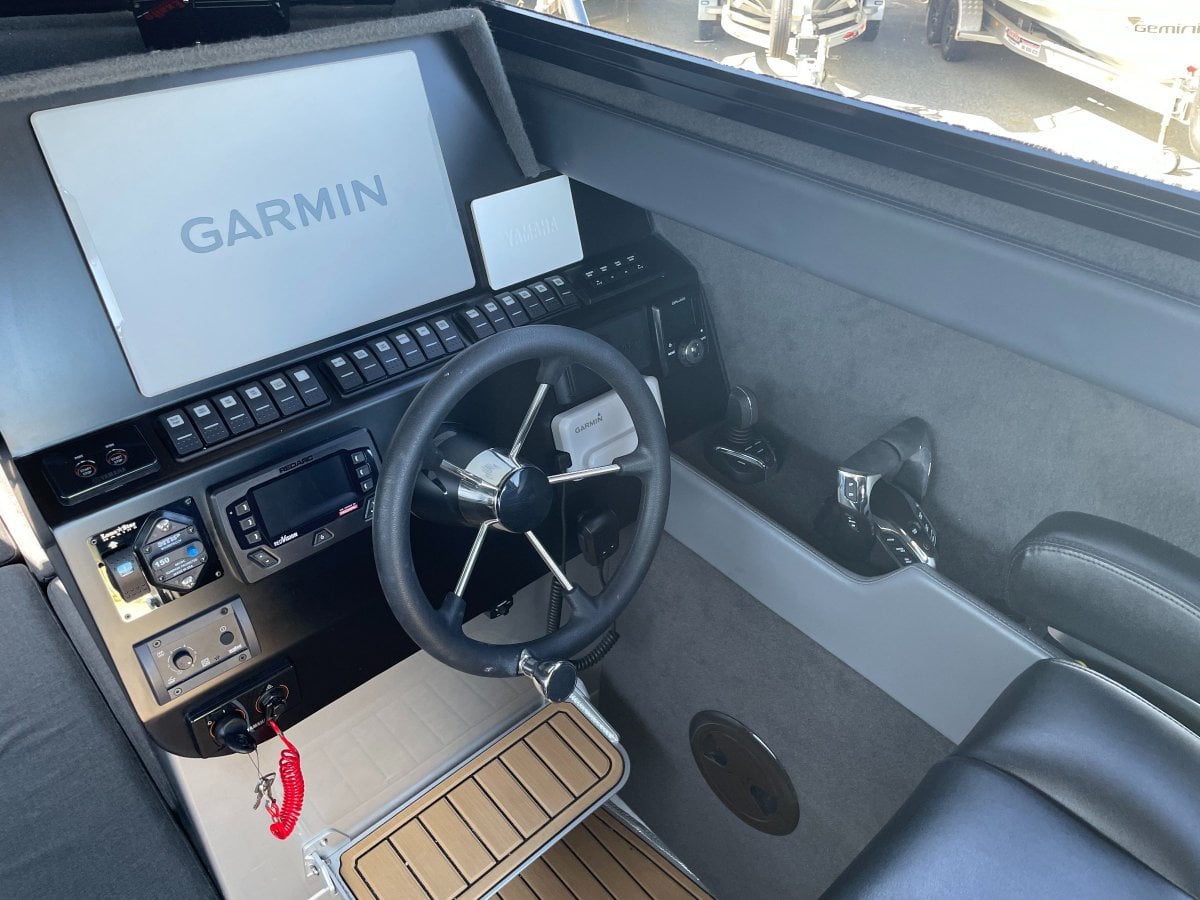 New Surtees 800 Gamefisher For Sale | Chivers Marine