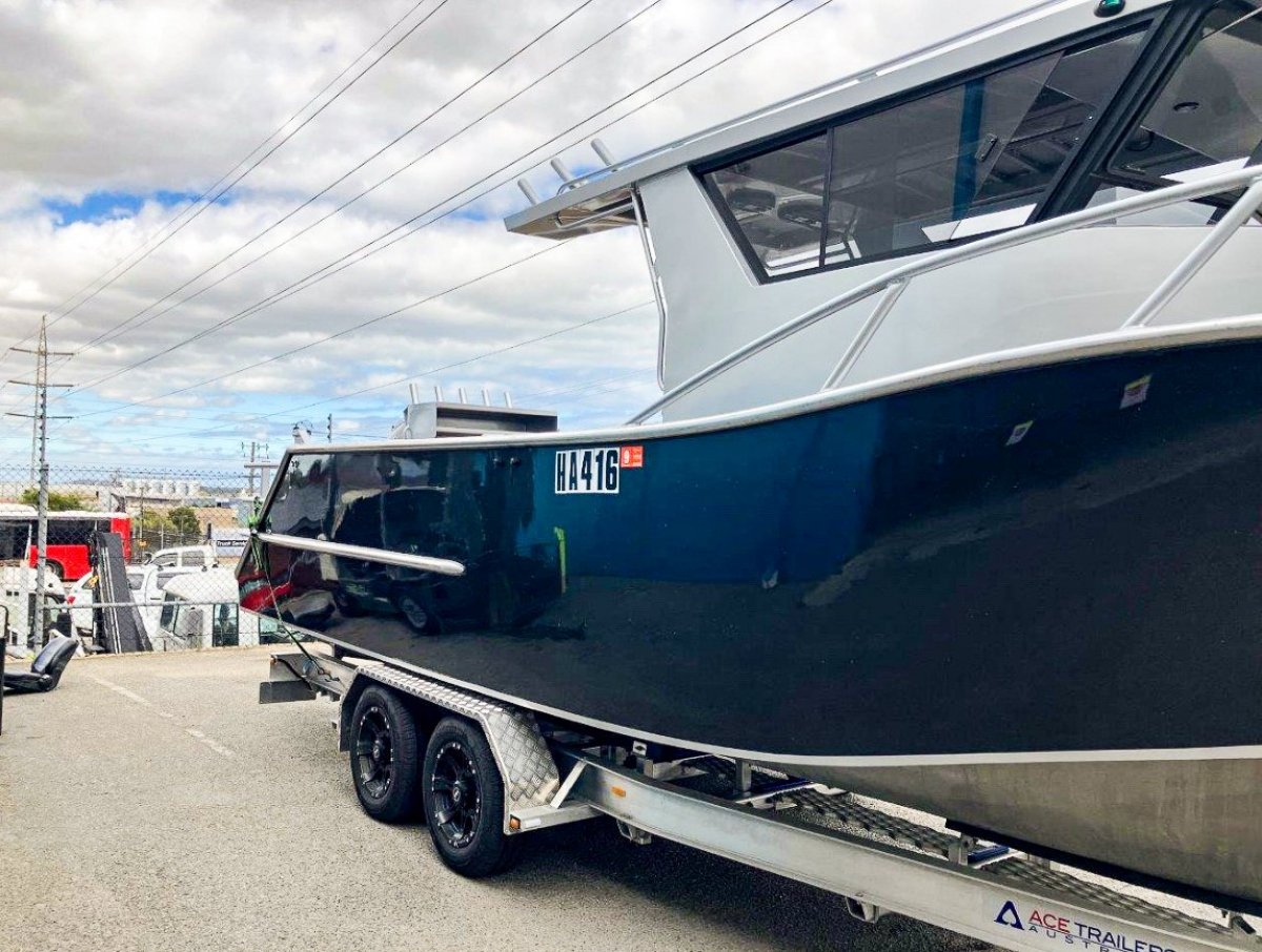 Amc 8.0 Centre Cab: Commercial Vessel | Boats Online for Sale ...