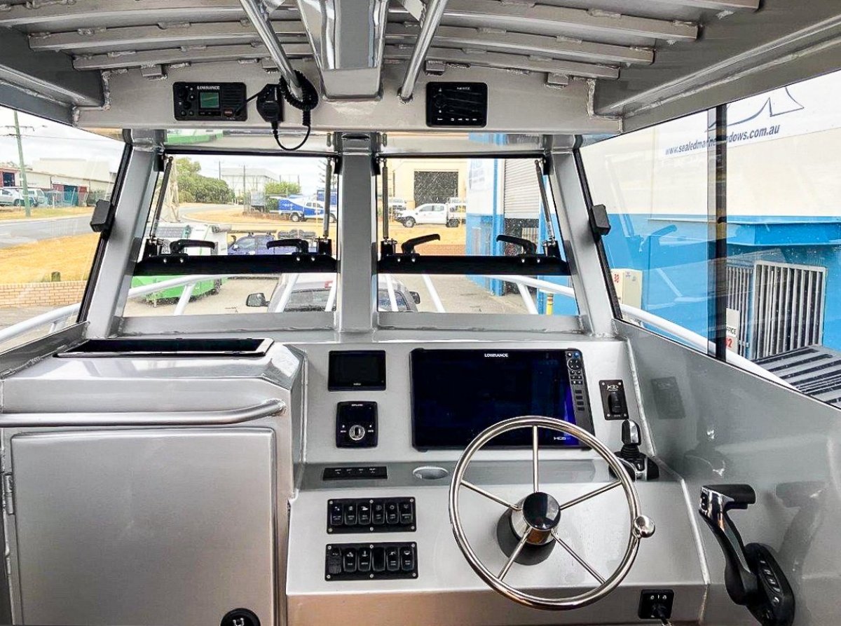 Amc 8.0 Centre Cab: Commercial Vessel | Boats Online for Sale ...