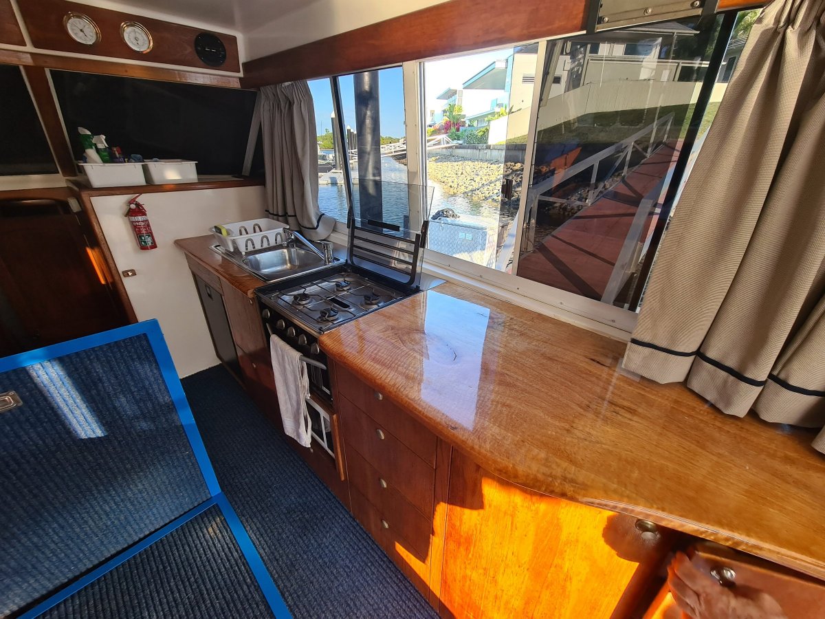 Fairway 36 Flybridge Cruiser: Power Boats | Boats Online for Sale ...