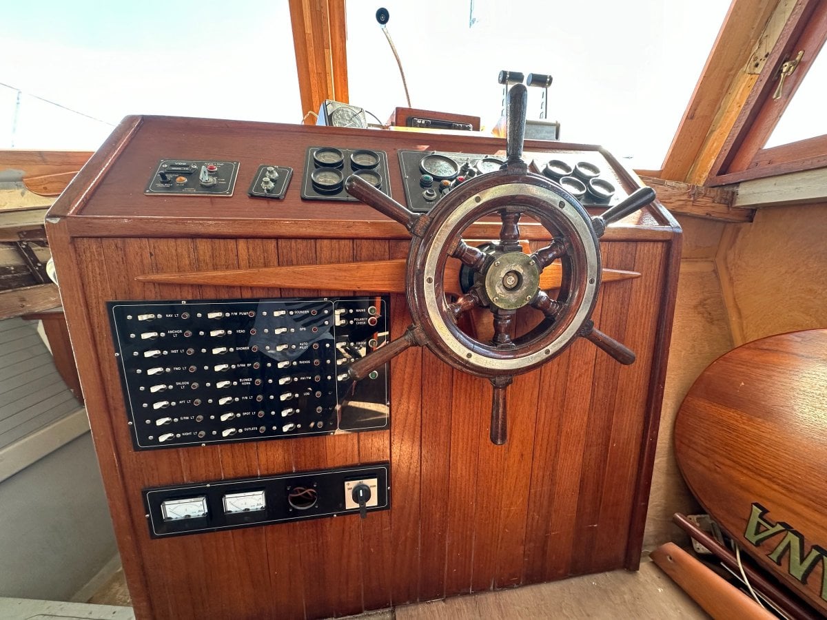 Used Holmes 38 Timber Bay Cruiser - Polyana for Sale | Boats For Sale ...