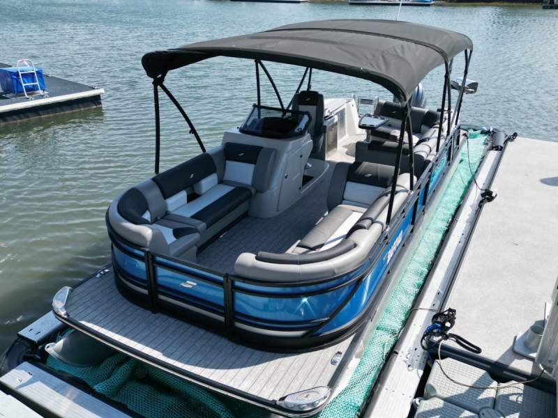Starcraft 25ft Pontoon Boat - Suit New Buyer !: Power Boats | Boats ...