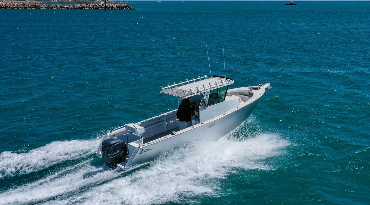 Used Oceanic Fabrication 8.2 Centre Cabin - New 2024 V6 300hp Yamaha ...