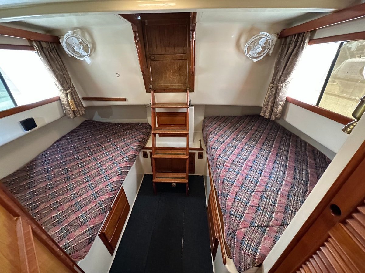 Clipper 34 Mark Iii: Power Boats | Boats Online for Sale | Fibreglass ...