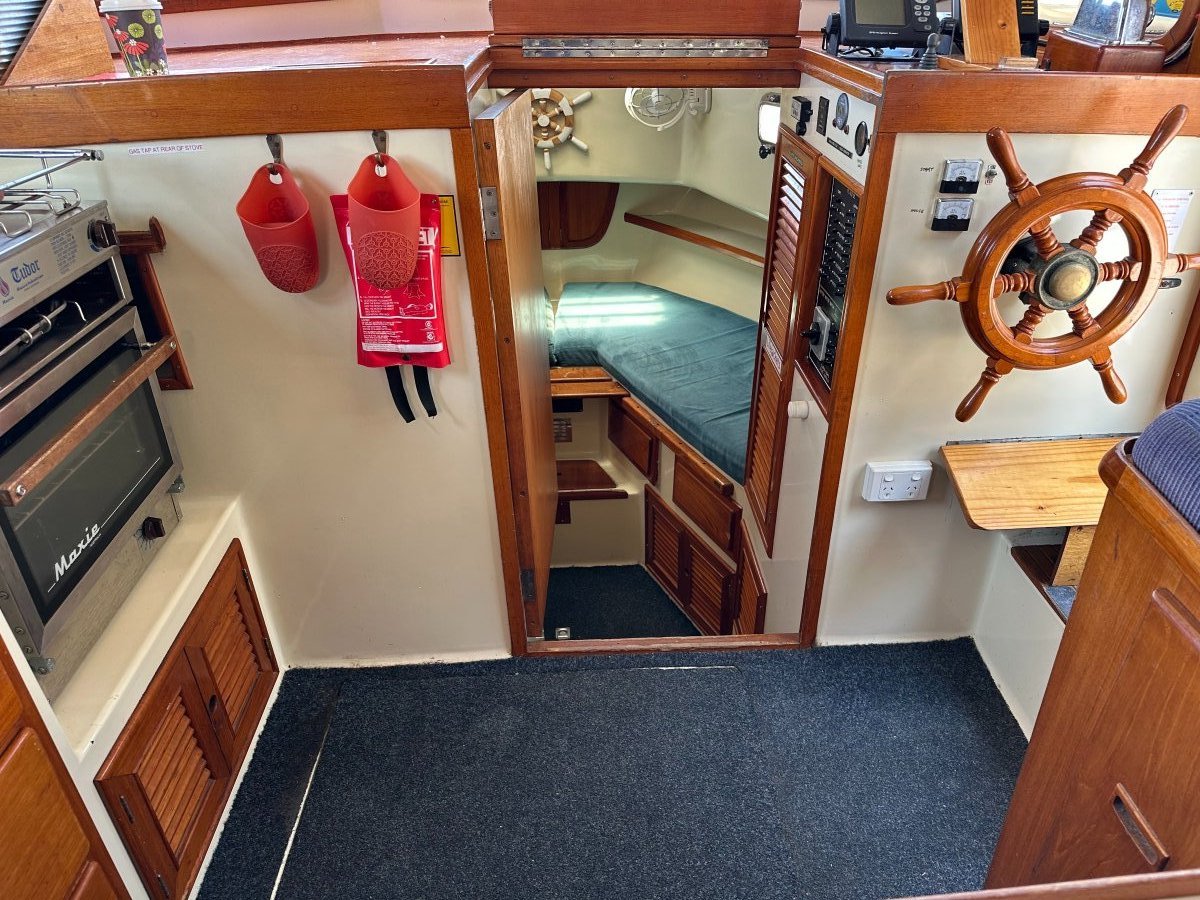 Clipper 34 Mark Iii: Power Boats | Boats Online for Sale | Fibreglass ...