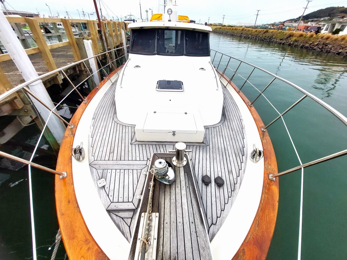 Used Southern Lady: 2005 Alaska 45 Sedan Launch for Sale | Boats For ...