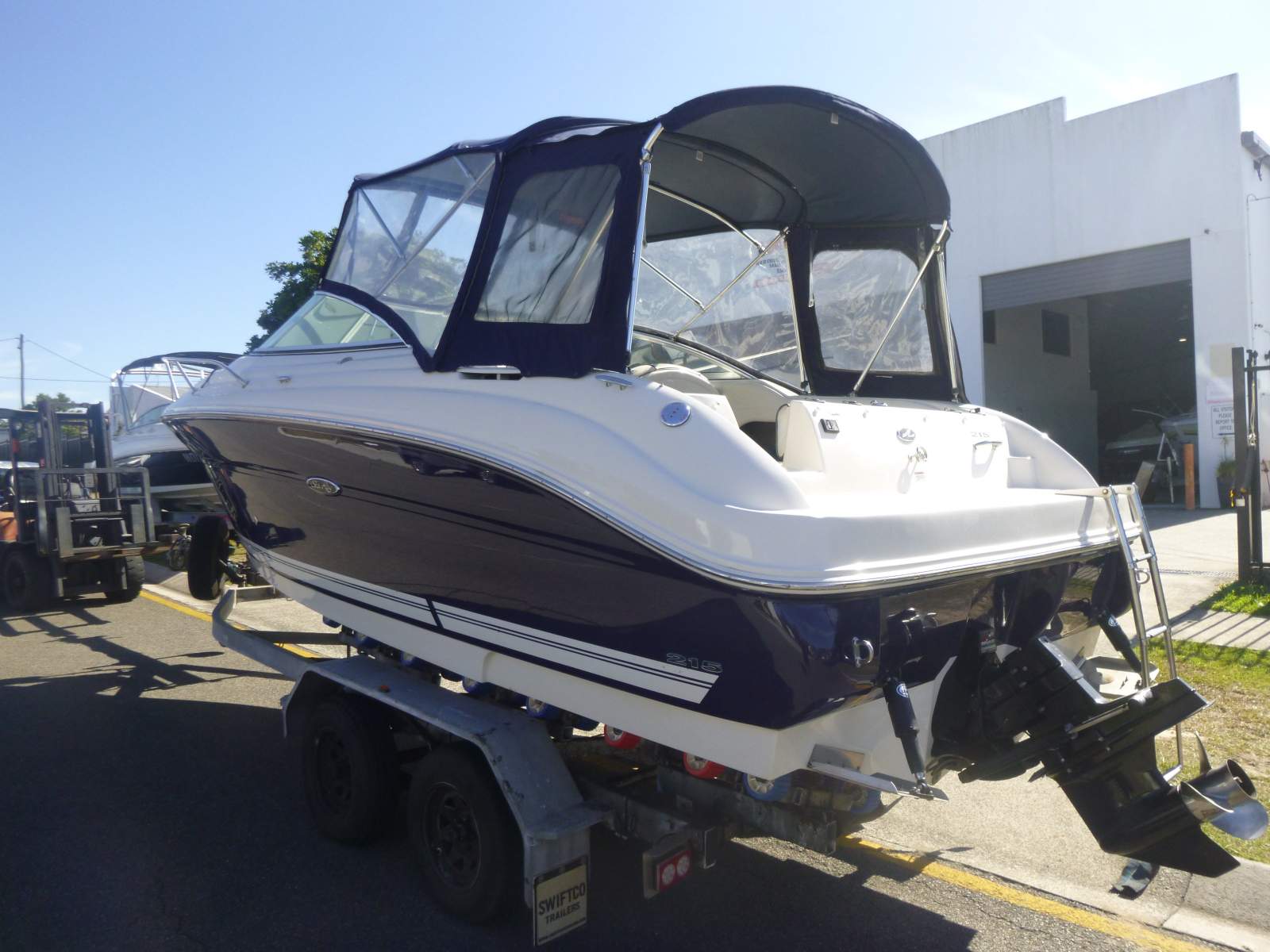 Sea Ray 215 Express Cruiser: Power Boats | Boats Online for Sale ...