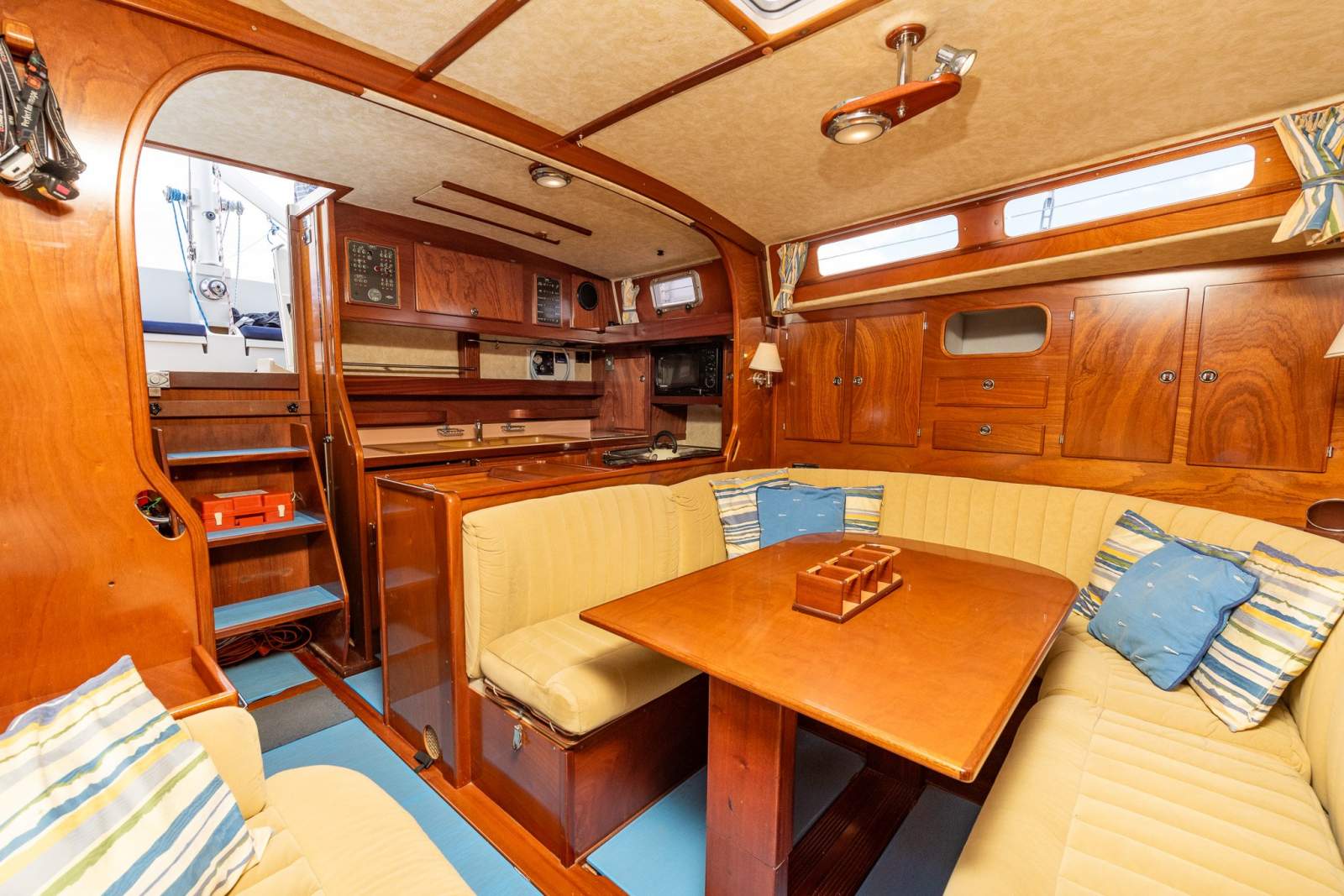 Used Amel Super Maramu 2000 for Sale | Yachts For Sale | Yachthub