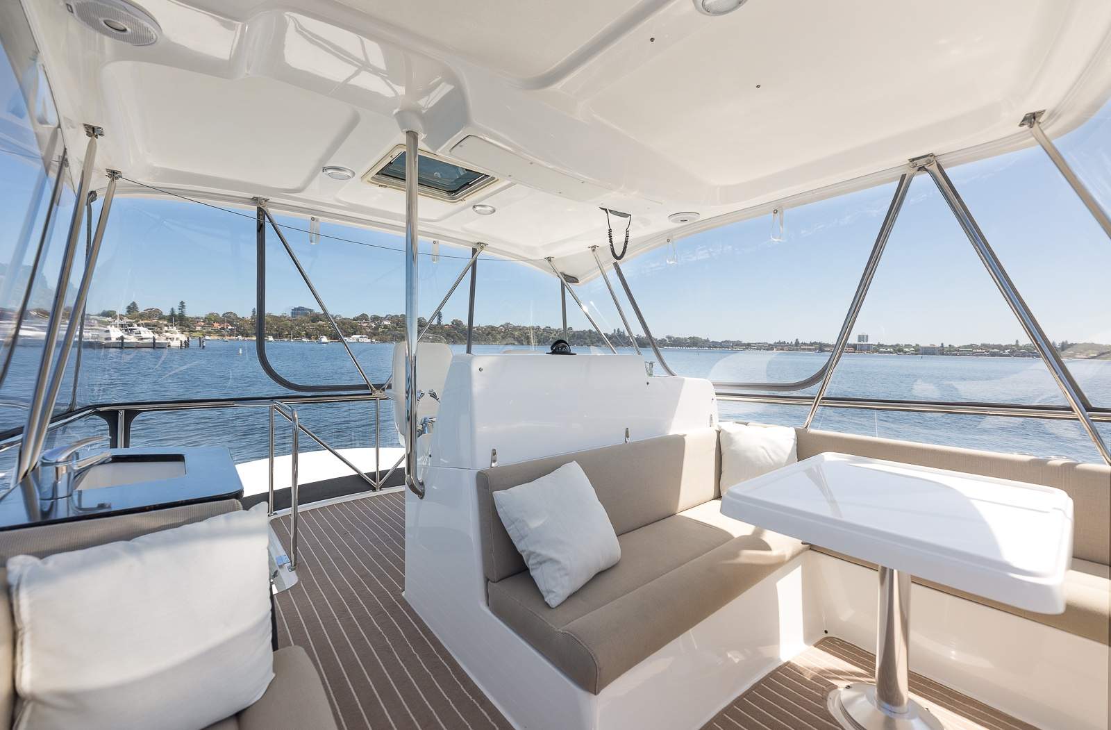 Used Caribbean 40 Flybridge Cruiser for Sale | Boats For Sale | Yachthub