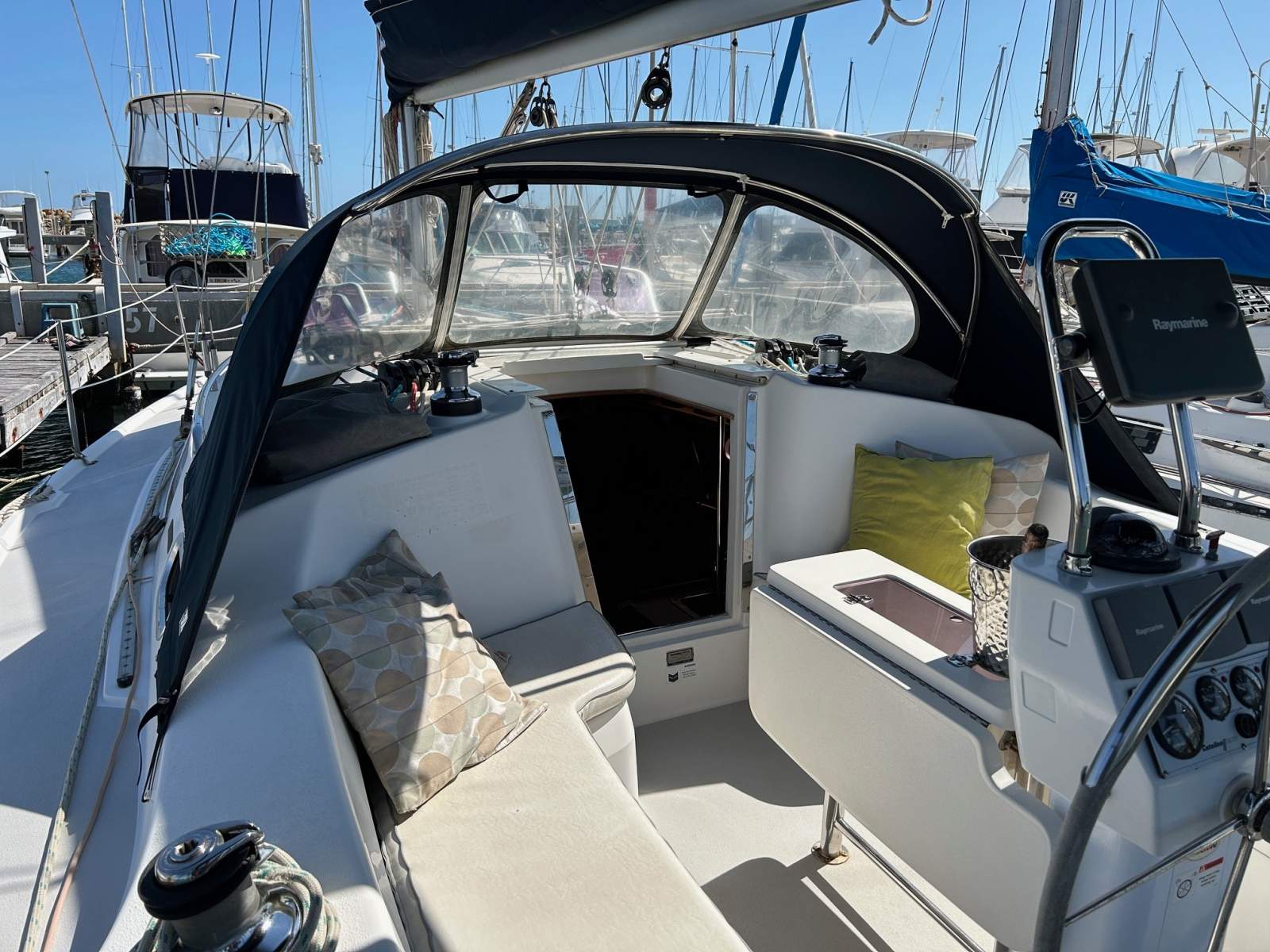 Used Catalina 350 for Sale | Yachts For Sale | Yachthub