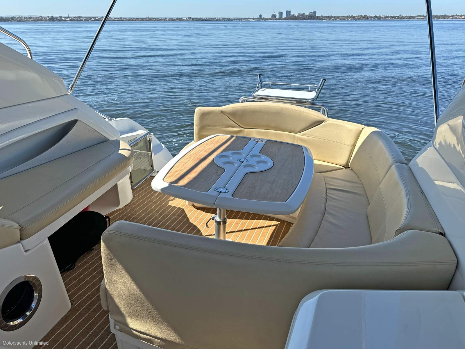Beneteau Monte Carlo 32 - Modern & Stylish Sports Cruiser: Power Boats ...