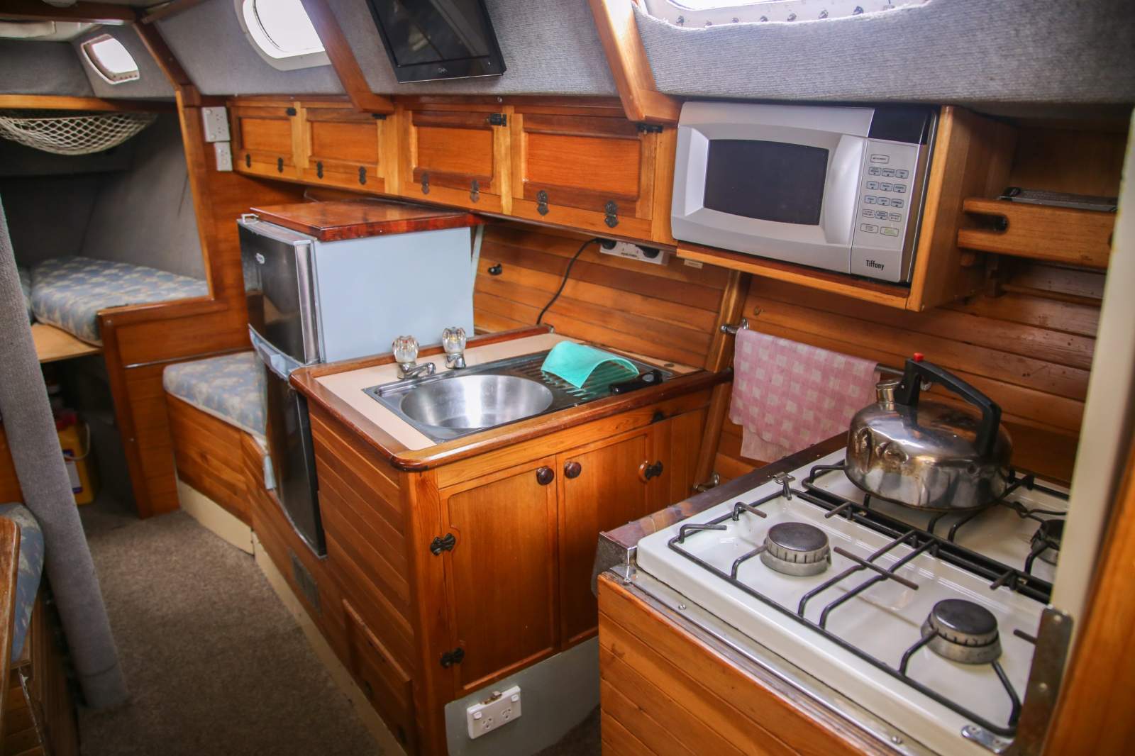 John Pugh 38 Motorsailer EXCEPTIONAL VALUE OFFSHORE CRUISER/LIVEABOARD ...