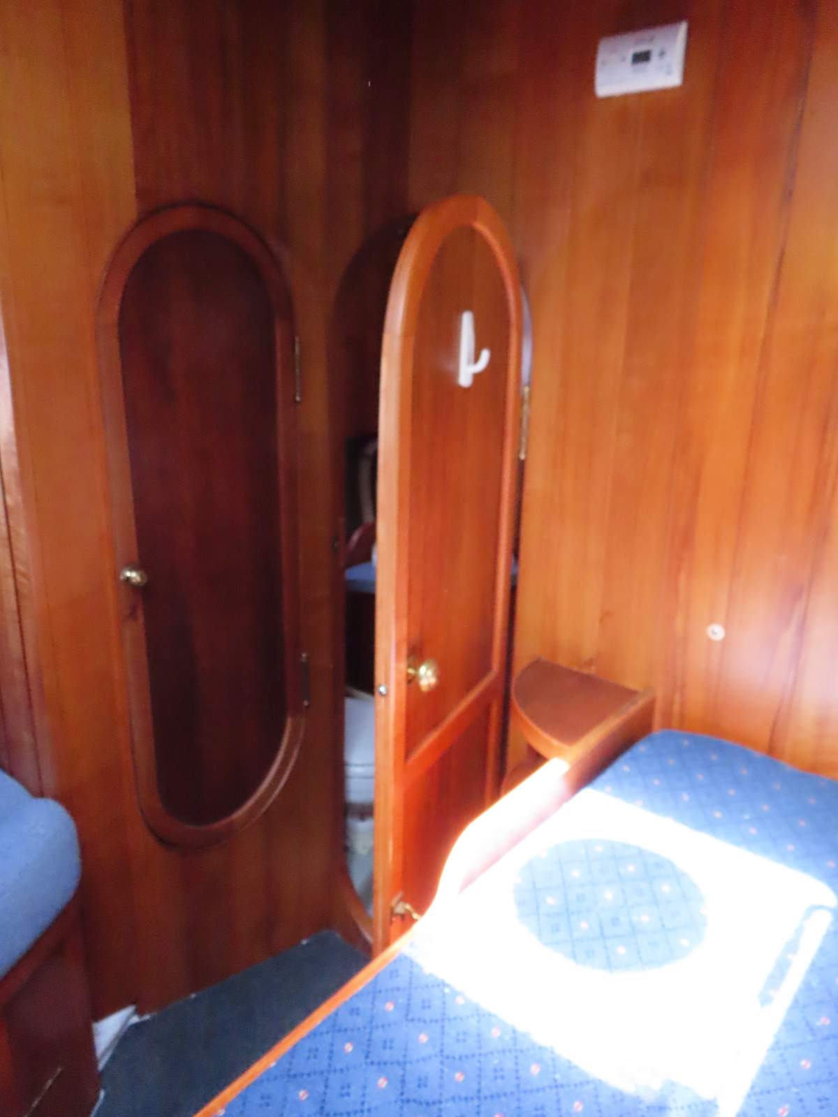 Used Roberts 36 Exceptional Centre Cockpit Cruising Yacht for Sale ...