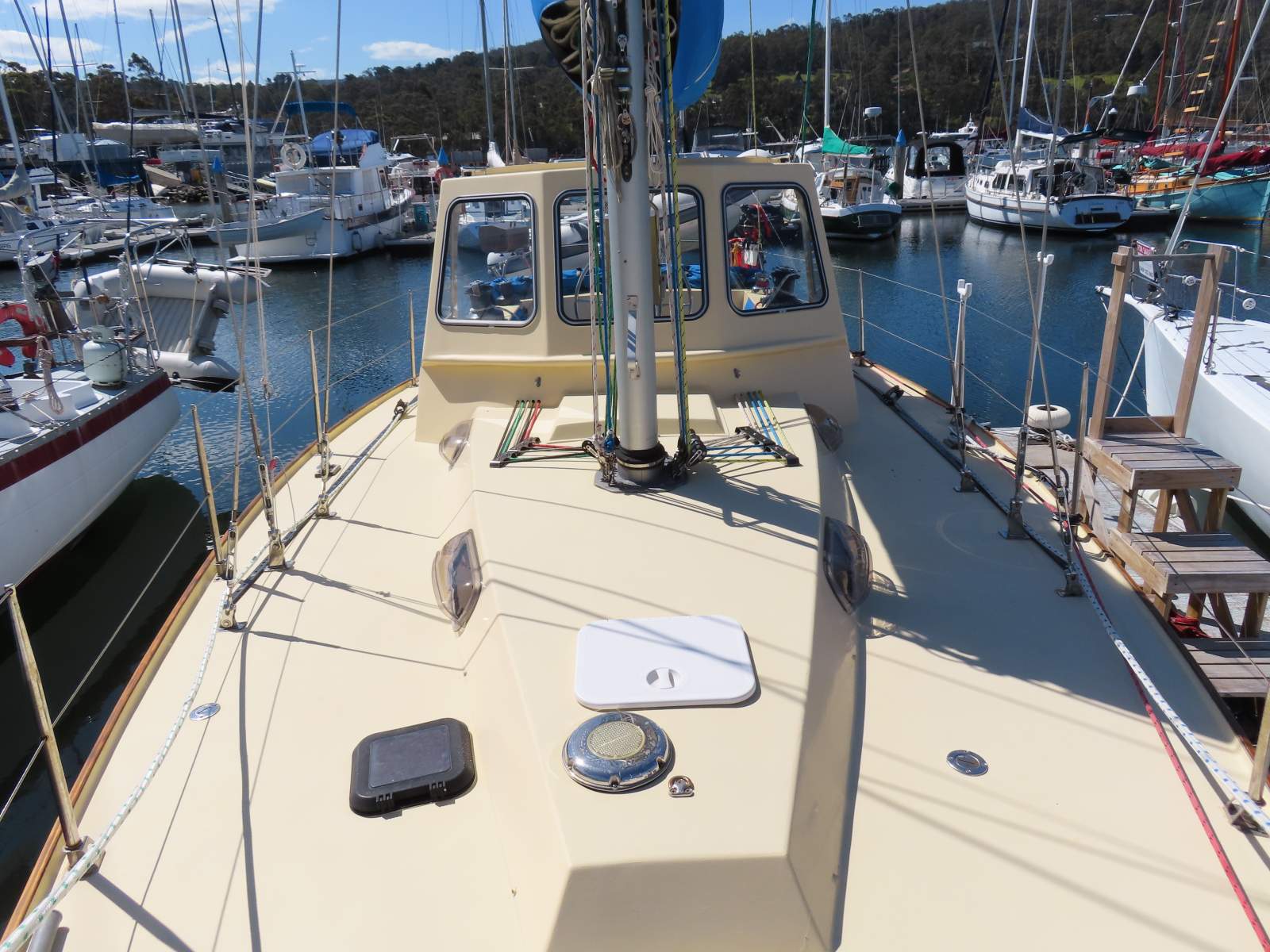 Used Roberts 36 Exceptional Centre Cockpit Cruising Yacht for Sale ...