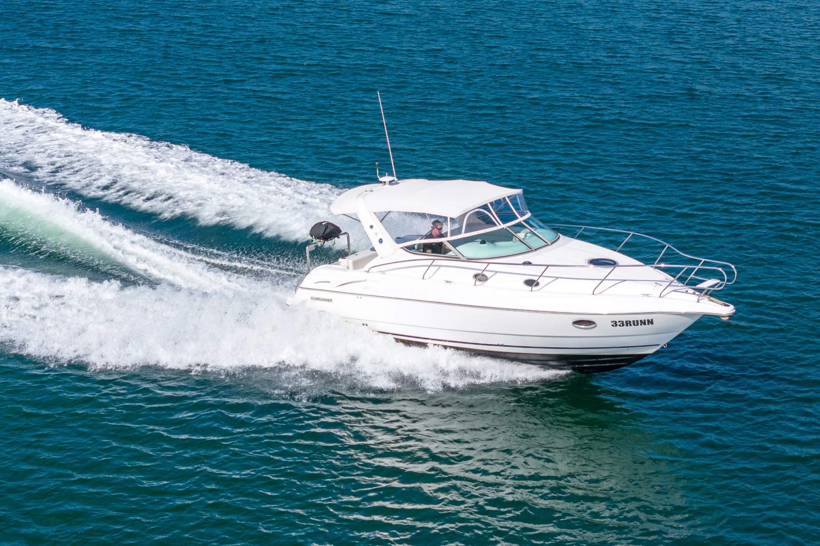 Sunrunner 3300 Deluxe: Power Boats | Boats Online for Sale | Fibreglass ...