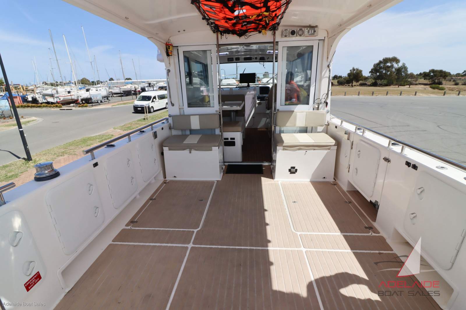 Used Leisurecat 10000 Kingfisher 2c + Scania Prime Mover + Custom ...