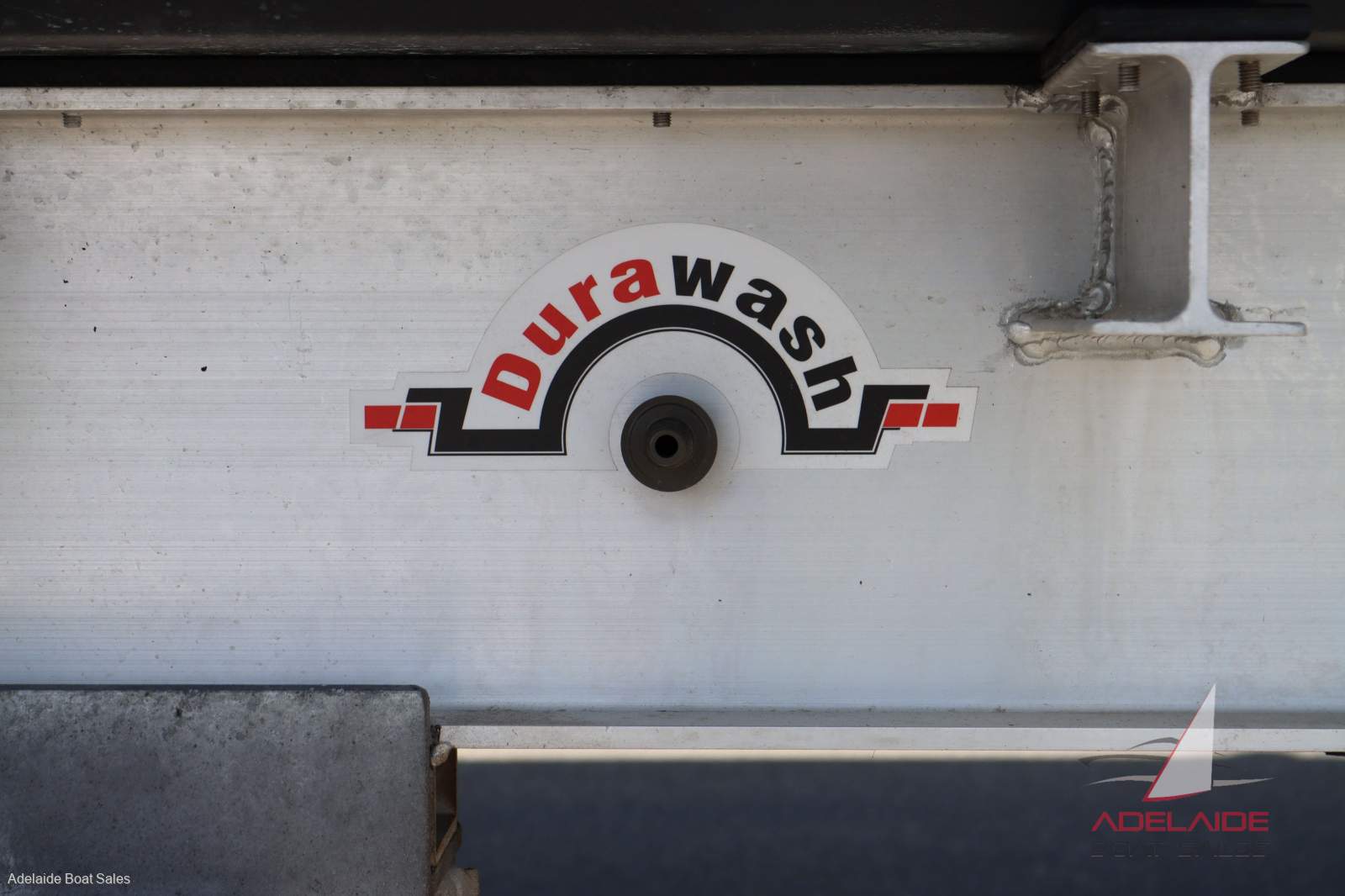 Used Leisurecat 10000 Kingfisher 2c + Scania Prime Mover + Custom ...