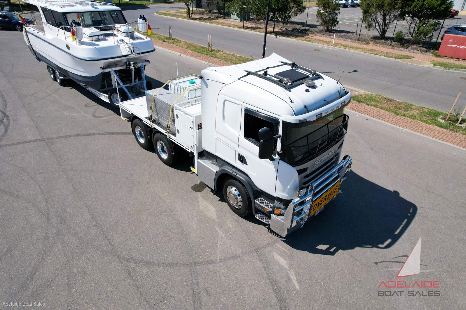 Used Leisurecat 10000 Kingfisher 2c + Scania Prime Mover + Custom ...
