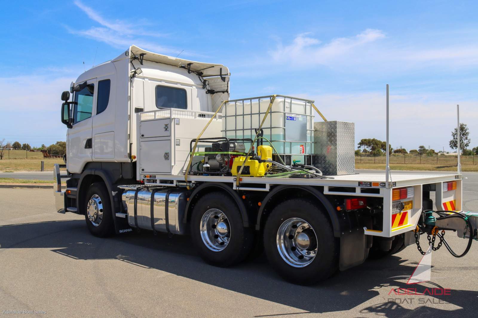 Used Leisurecat 10000 Kingfisher 2c + Scania Prime Mover + Custom ...