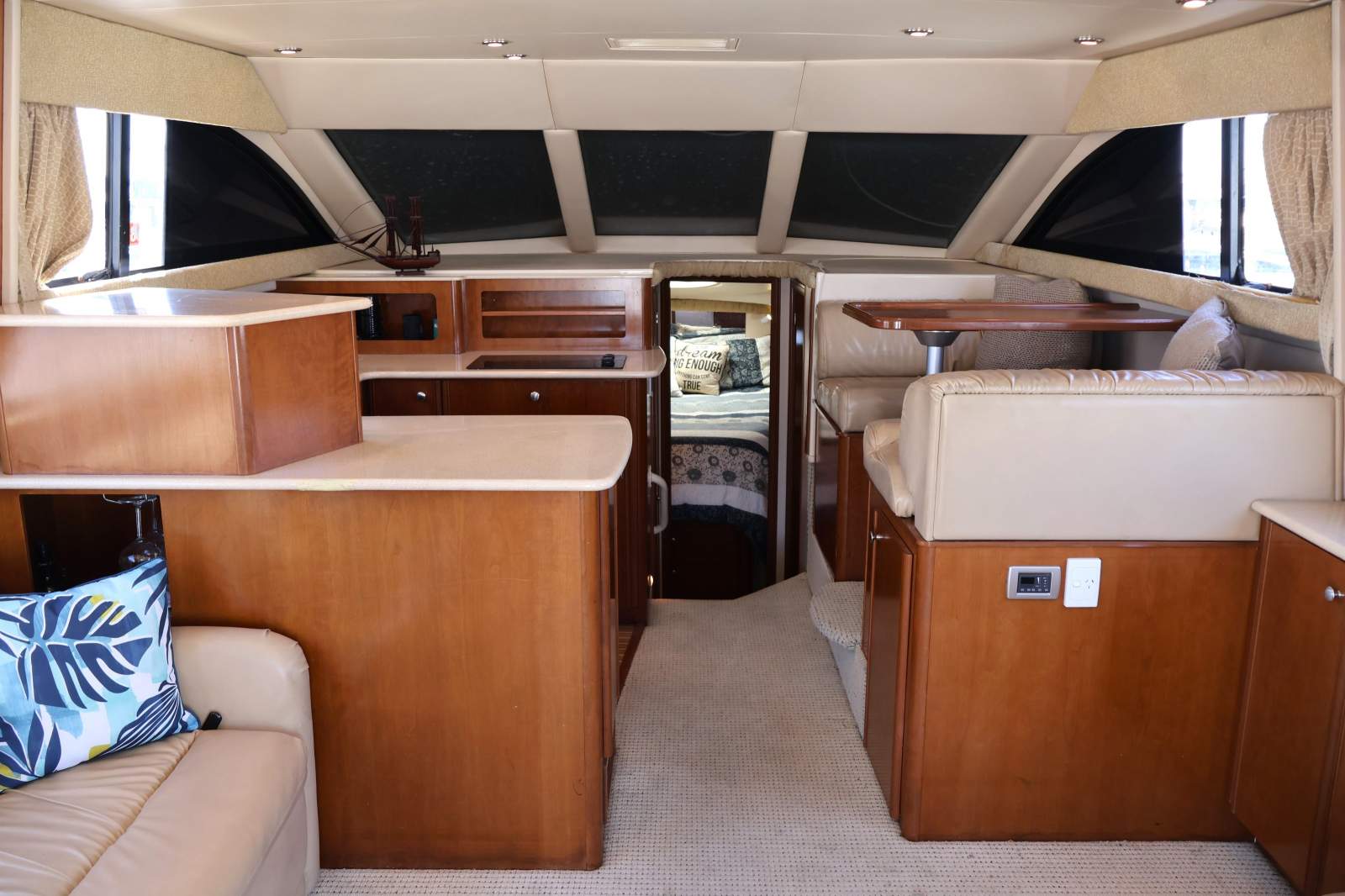 Used Meridian 381 Sedan Bridge - Your Gateway To Relaxed Cruising! for ...