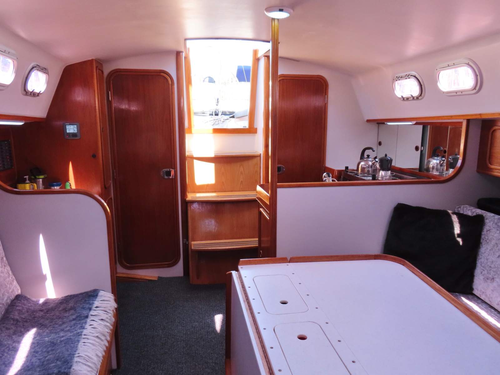 Van De Stadt Helena 38 SUPERBLY BUILT, CAPABLE AND COMFORTABLE CRUISER ...