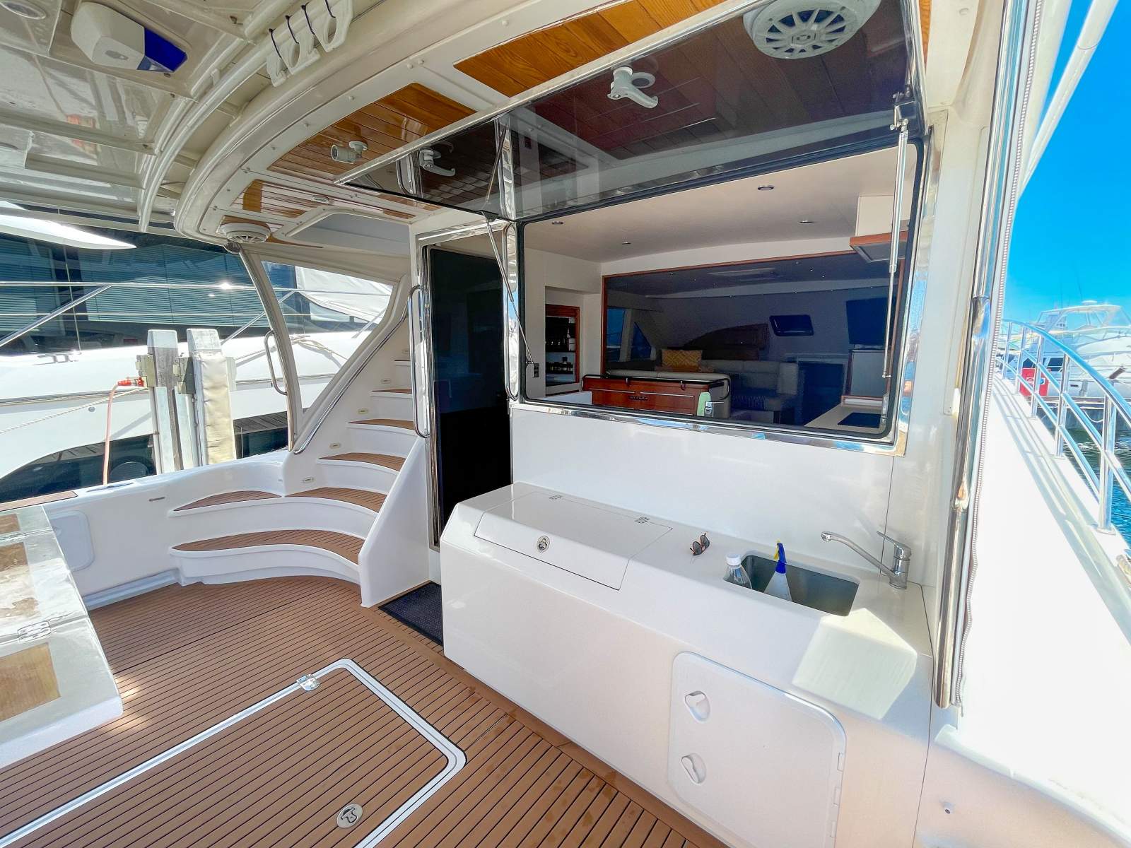 Southerly Designs 53 Custom Flybridge Cruiser For Sale
