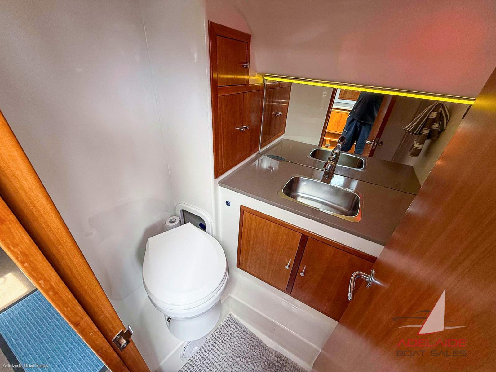 Fastlane 40 For Sale | Adelaide Boat Sales