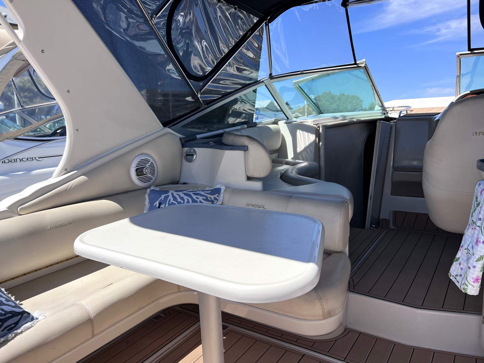 Used Regal Commodore 292 "weekend Duty" - Beautiful Style, Modern ...