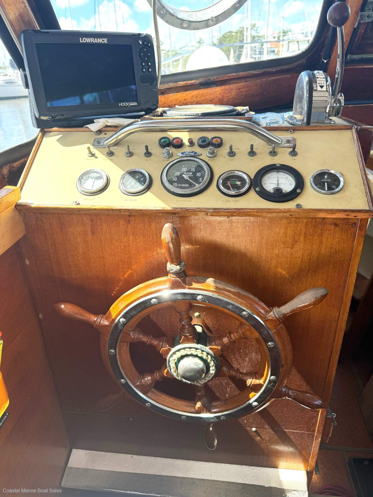 Hugh Morris 33 Sedan Cruiser For Sale | Coastal Marine Boat Sales