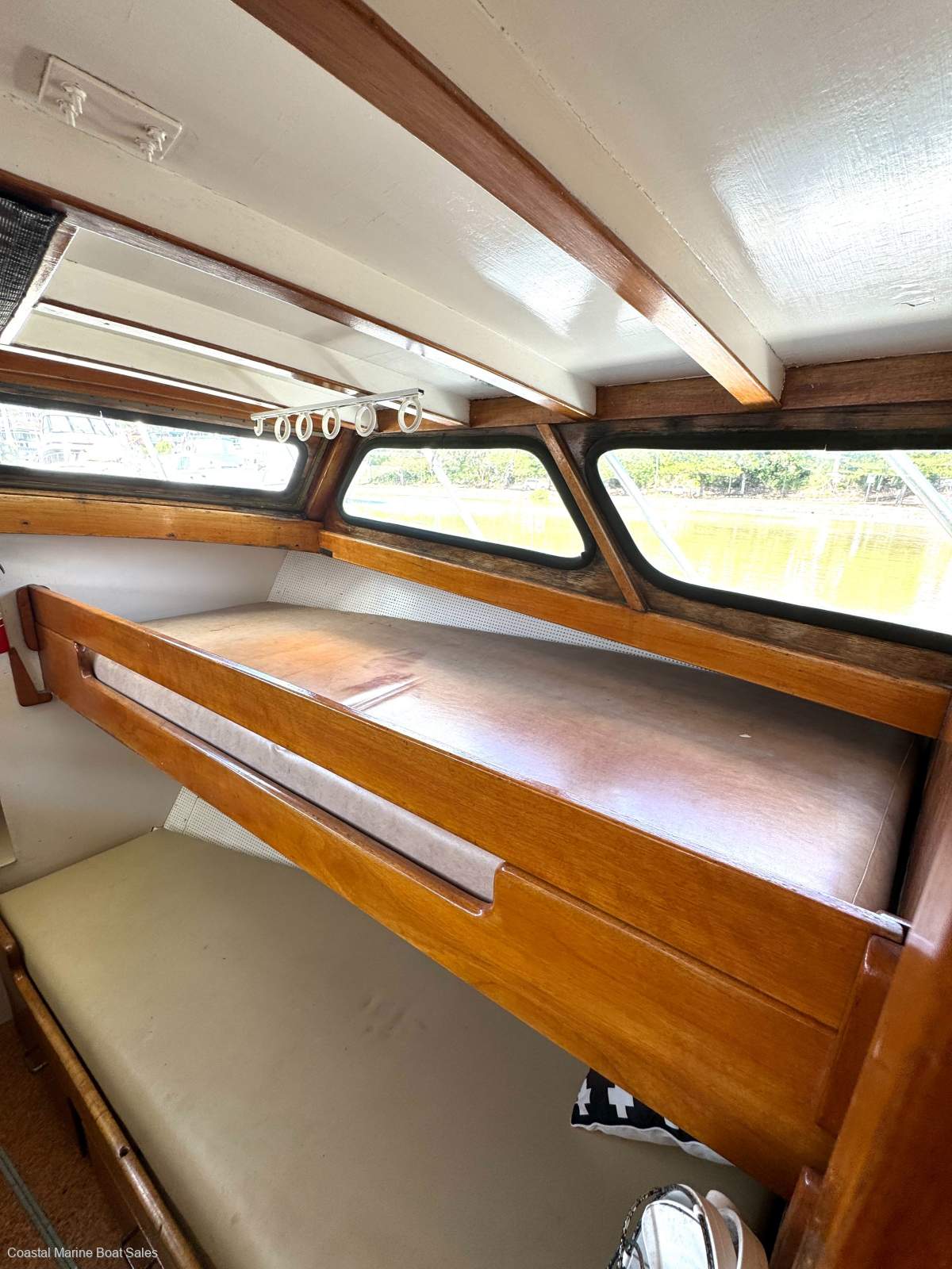 Used Hugh Morris 33 Sedan Cruiser for Sale | Boats For Sale | Yachthub