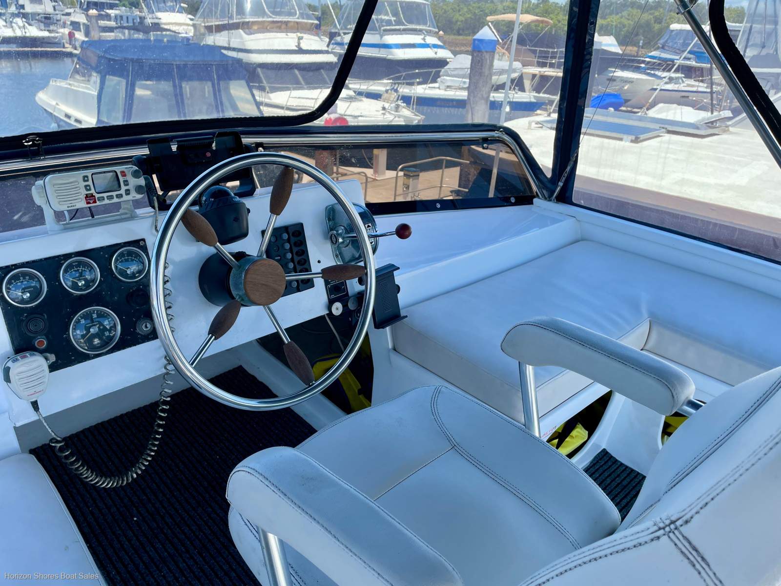 Used Roberts 32 Flybridge Cruiser for Sale | Boats For Sale | Yachthub